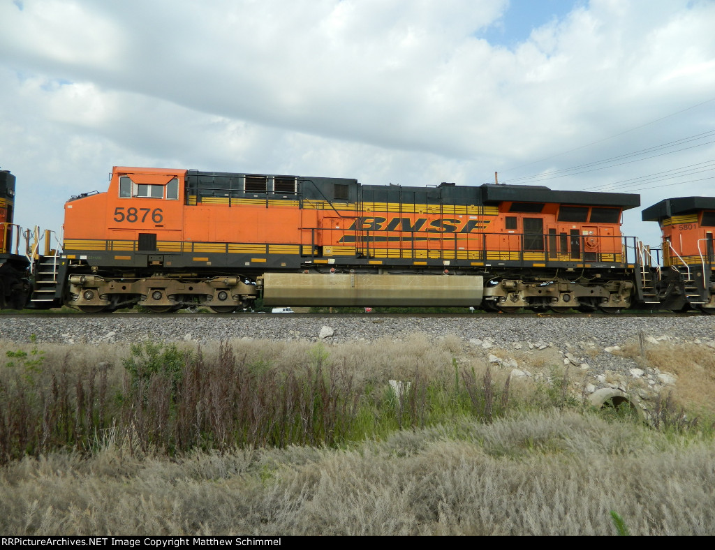 BNSF 5876